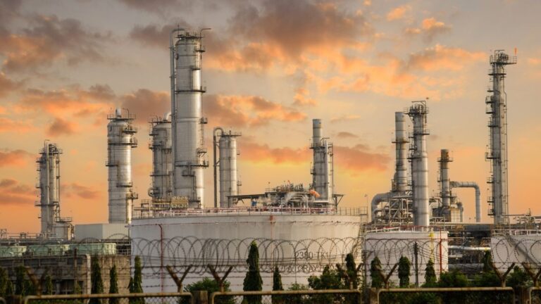Unprecedented discovery: the largest oil field in the world is depleted ...